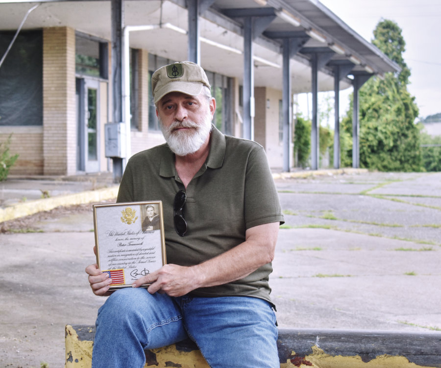 Old bus stop delivers memories to Niles vet | News, Sports, Jobs ...
